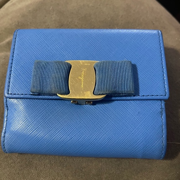 Salvatore Ferragamo | Bags | Salvatore Ferragamo Guc Leather Trifold ...